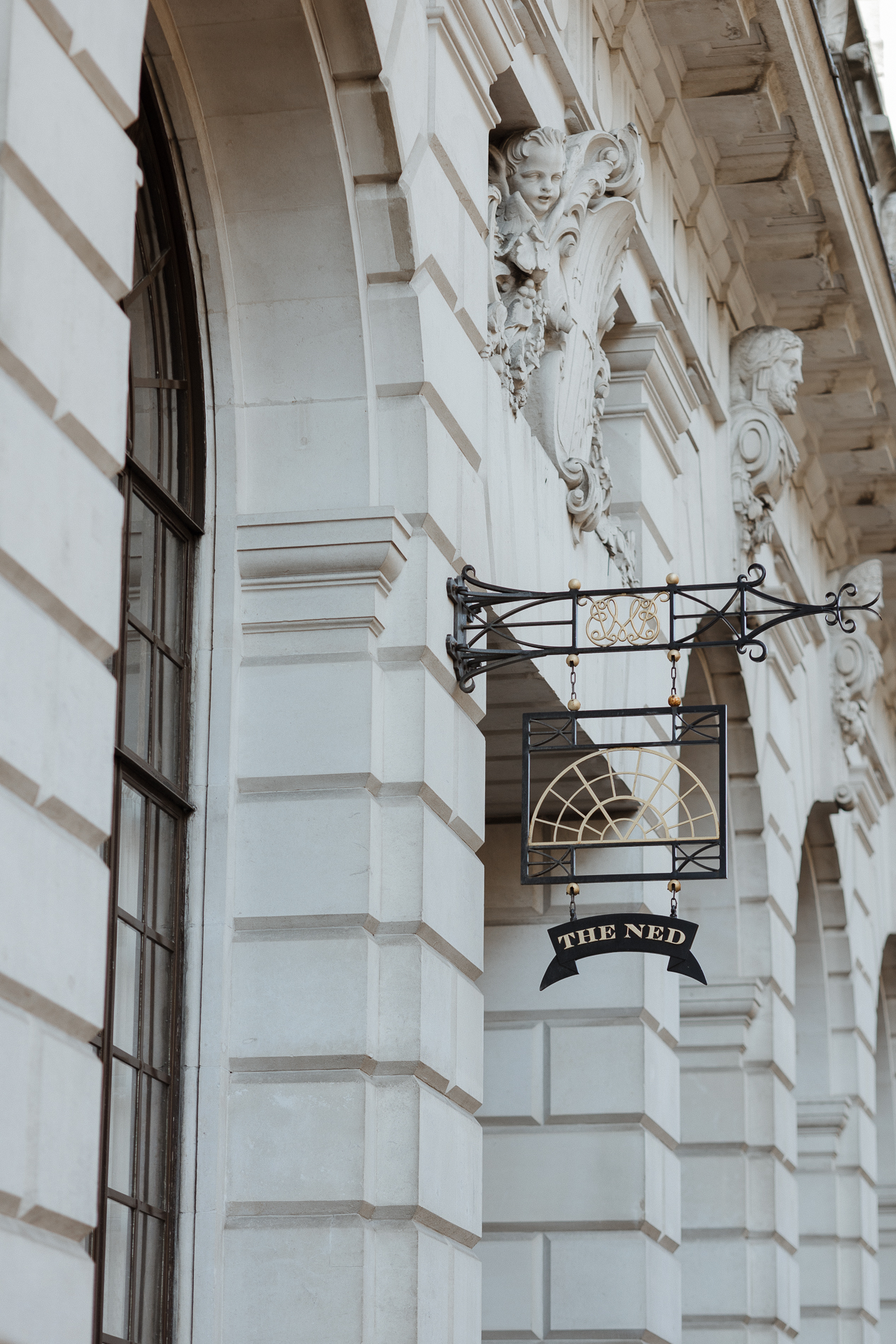 A Londonesque Elopement at the Royal Exchange - Stephanie Green